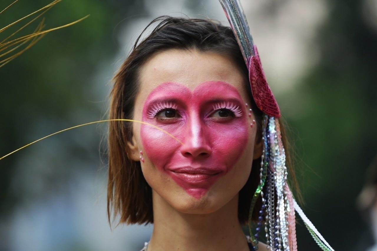Índia chora no Baixo Augusta: "Aquele homem está com o cocar do meu ...