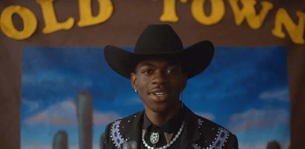 Fenômeno viral, "Old Town Road" ganha clipe com clima de faroeste e ...