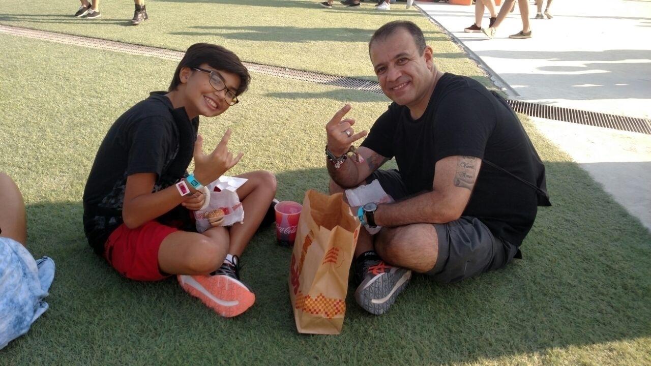 Fotos: Pais arrastam filhos (e vice-versa) pela primeira vez no Rock in ...