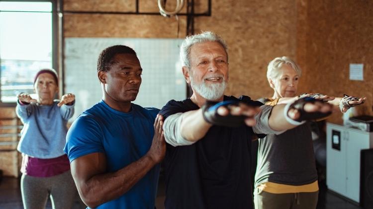 Crossfit para iniciantes após os 50 anos: veja cuidados e vantagens
