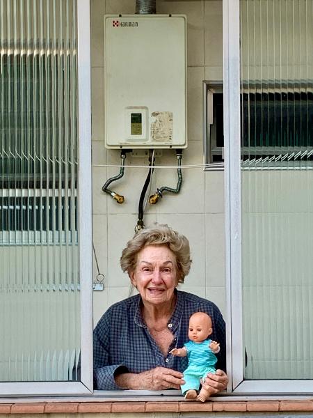 Da janela de quarentena a musa do Instagram: conheça Dona Eunice, 90 ...