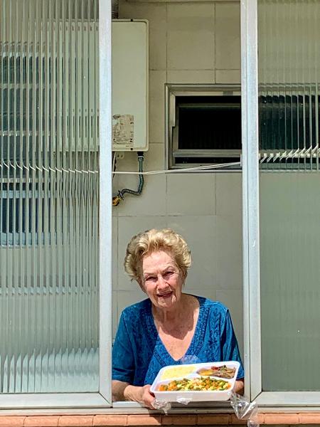 Da janela de quarentena a musa do Instagram: conheça Dona Eunice, 90 ...