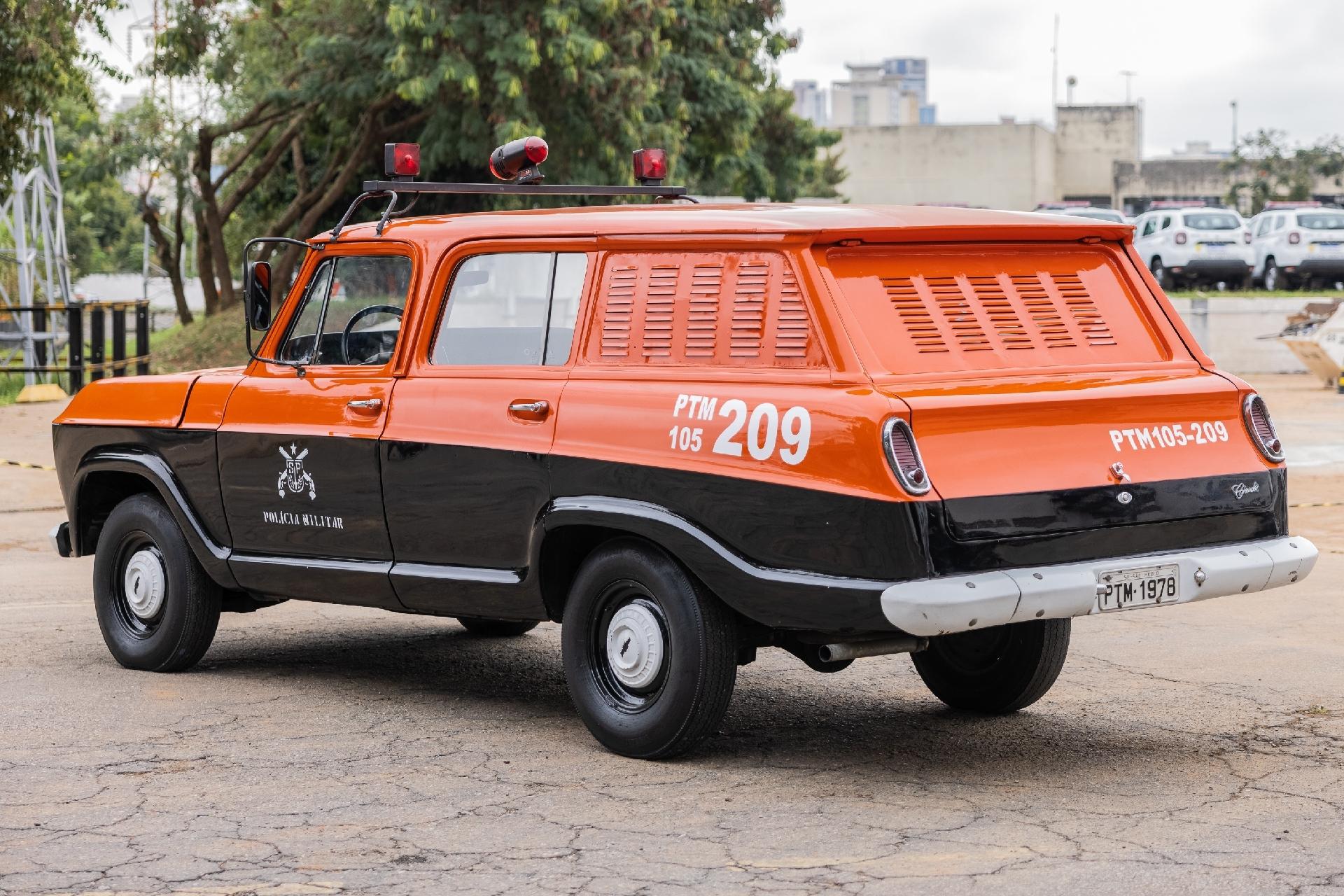 Veraneio da Rota e Fusca 'Baratinha': PM-SP guarda viaturas clássicas