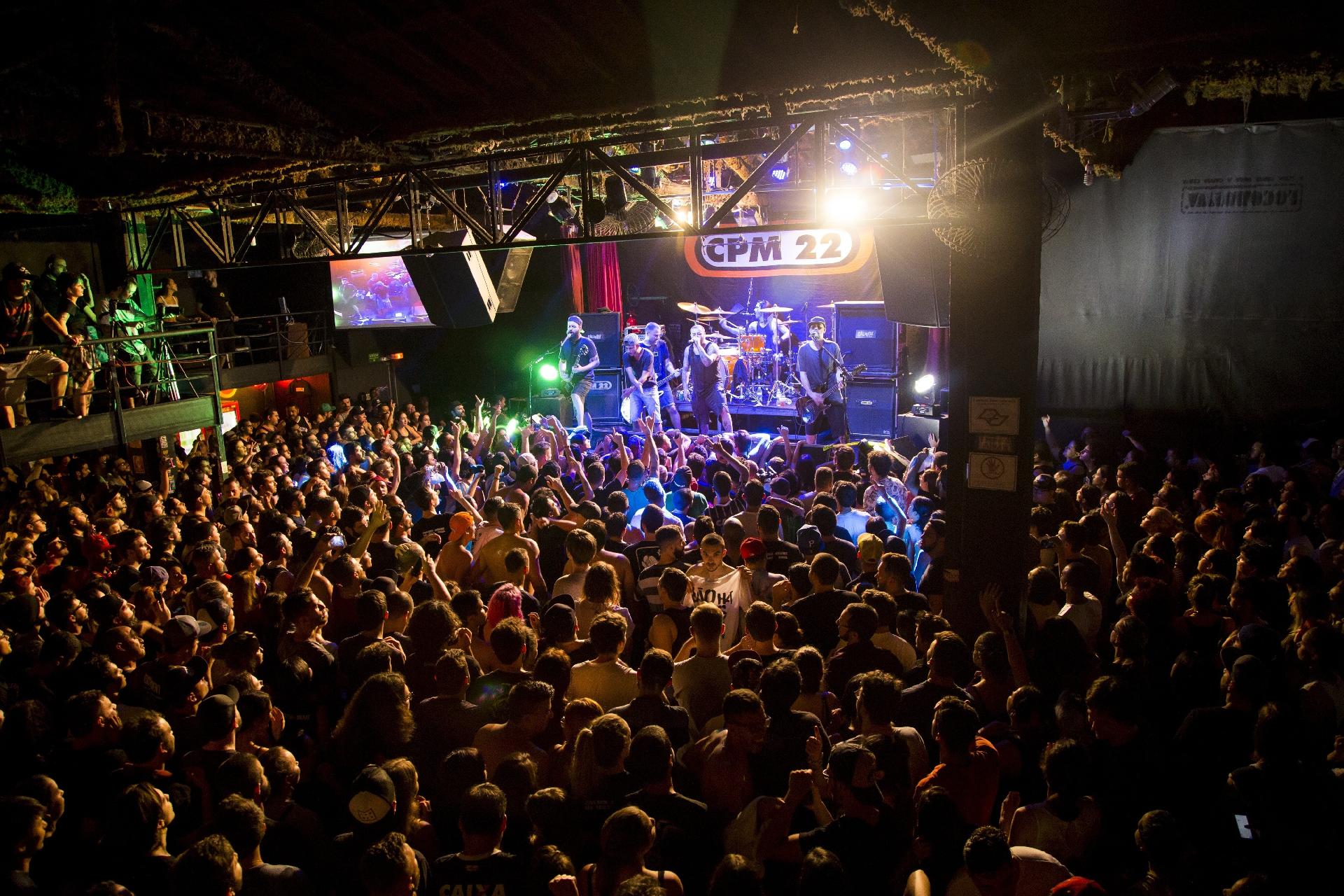 Fotos: CPM 22 marca despedida do Hangar 110, em São Paulo; veja fotos ...