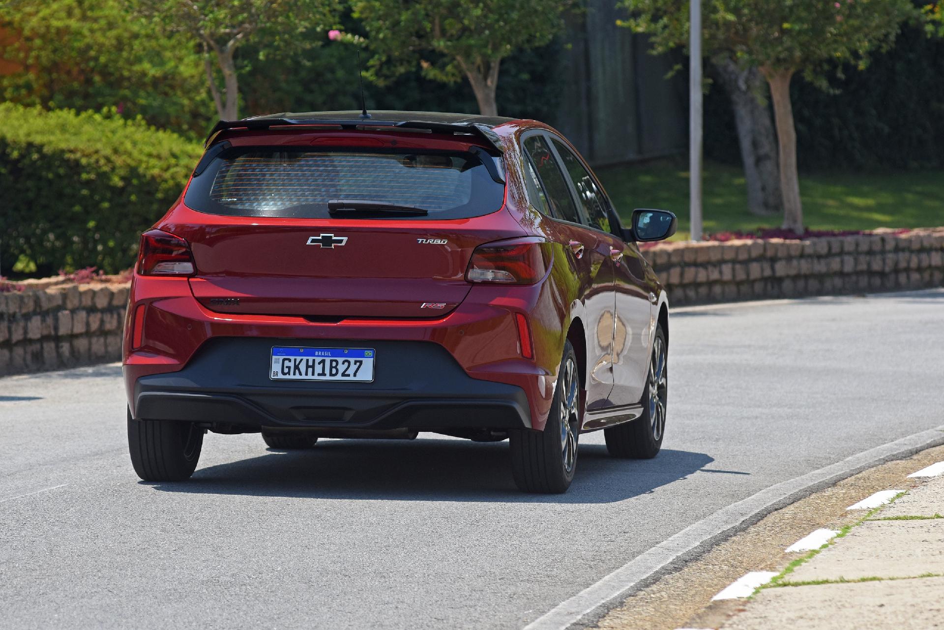 Chevrolet Onix RS: avaliamos a nova versão da linha 2021 do líder de vendas
