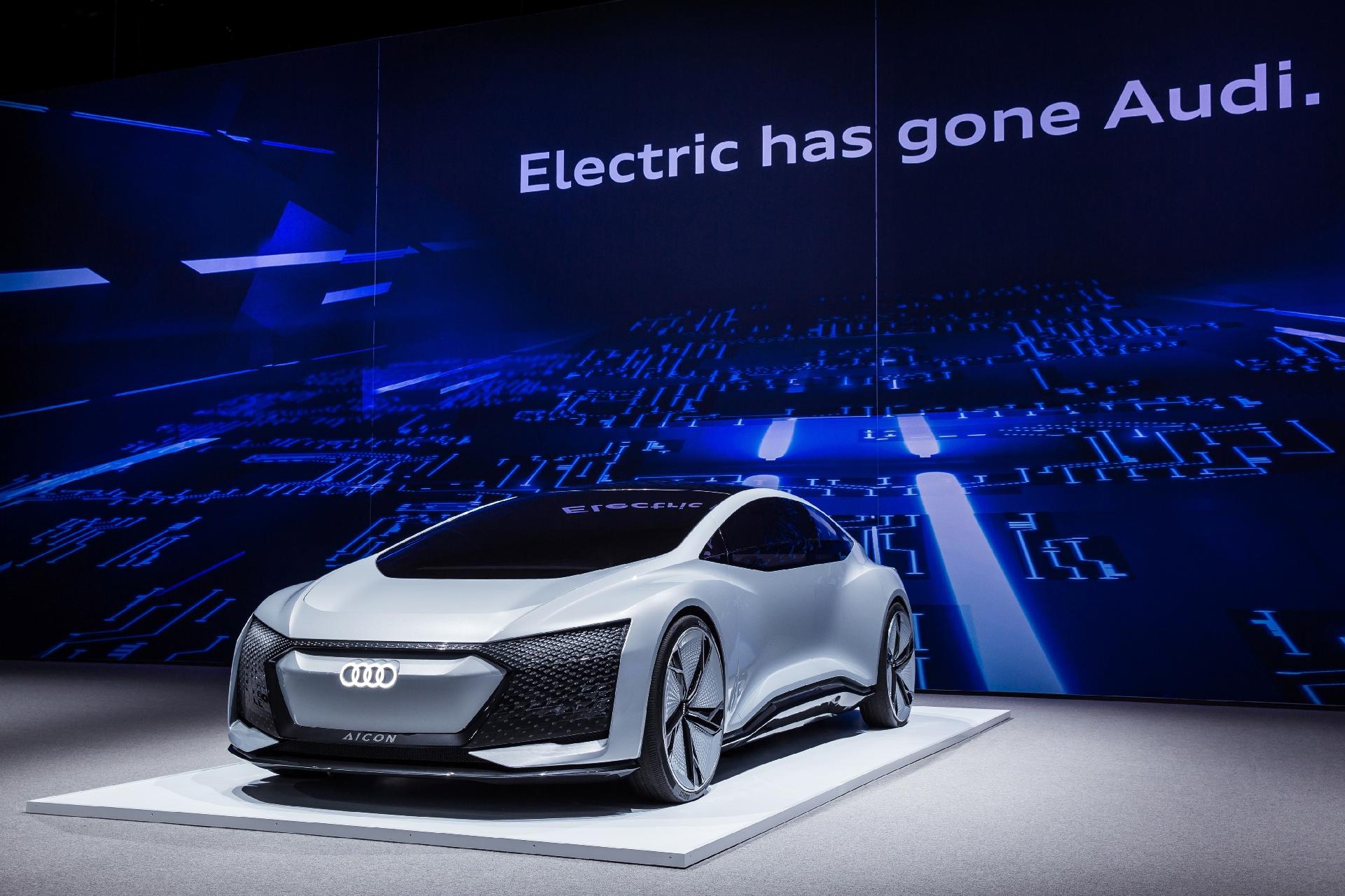 Carro elétrico bonito? Novo Audi e-Tron é SUV que prova isso