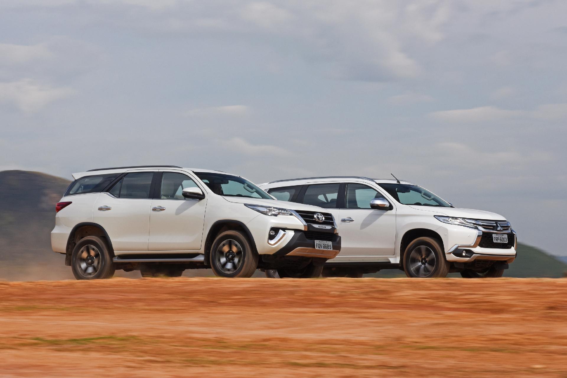 Duelo: Pajero Sport encara SW4 no confronto de SUVs "raiz" para 7 ...