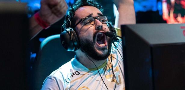 Relembre a carreira de Takeshi, o eterno "Capitão" de League of Legends ...