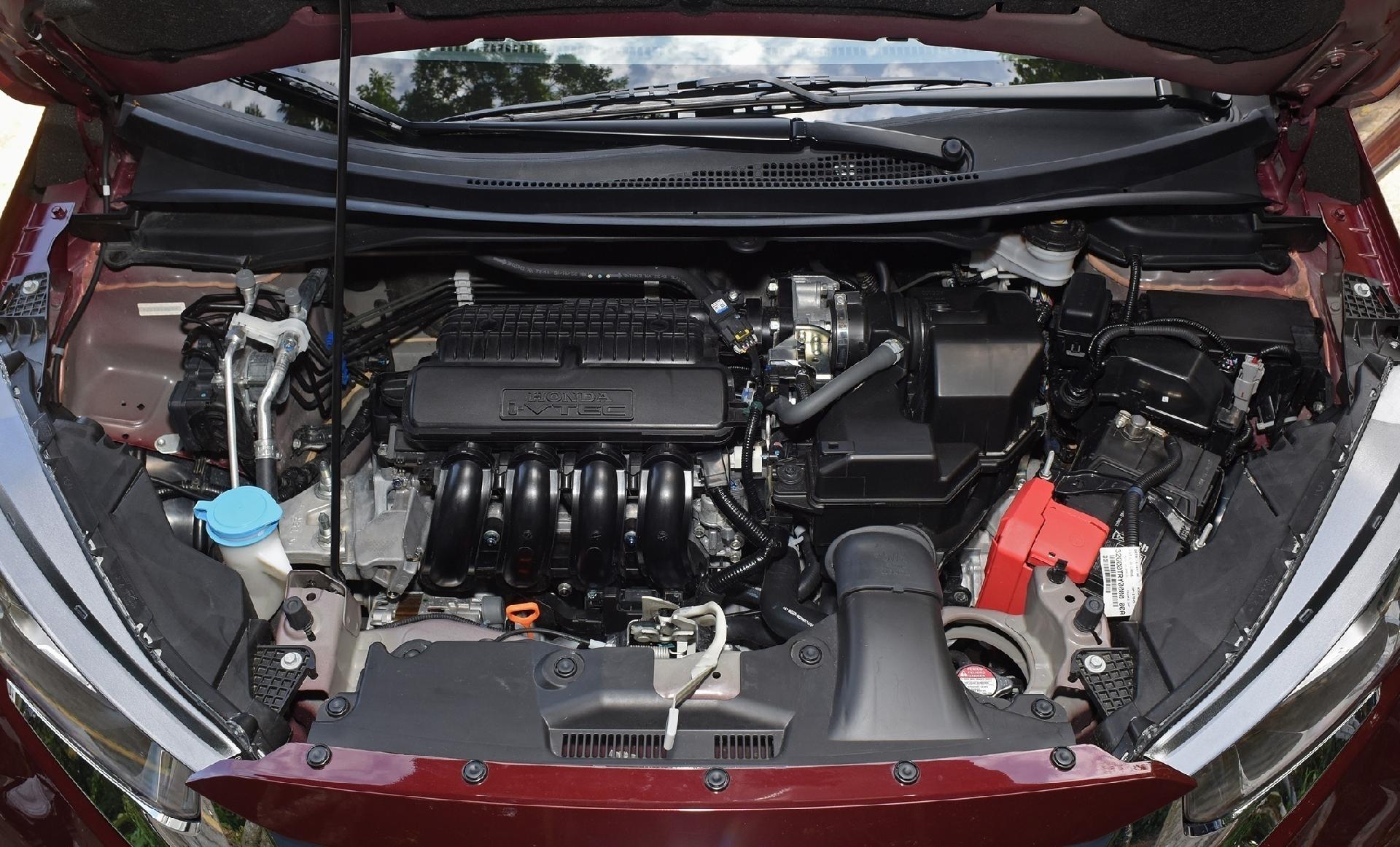 Mais pesado e reforçado, Honda WR-V anda bem com motor 1.5 flex ...