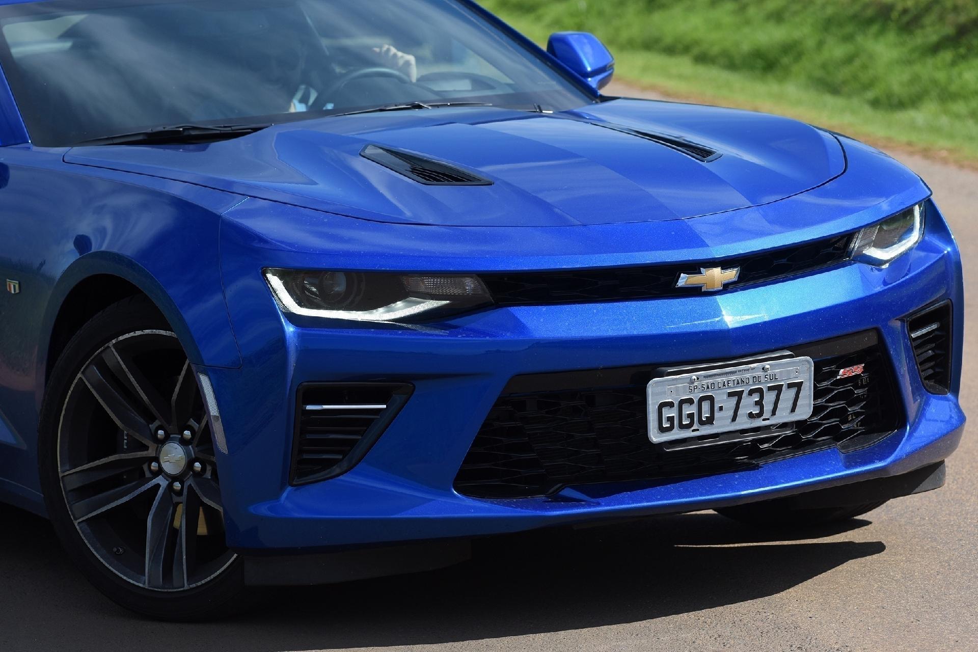 UOL Carros Por Dentro: o cockpit do novo Camaro - 22/03/2017 - UOL Carros