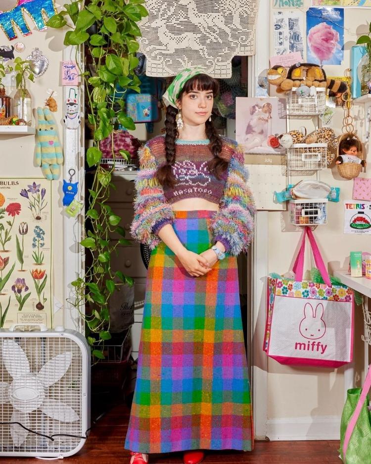 Nada de luxo discreto: direto do TikTok, 'cluttercore' celebra moda caótica - 24/06/2023 - UOL Nossa