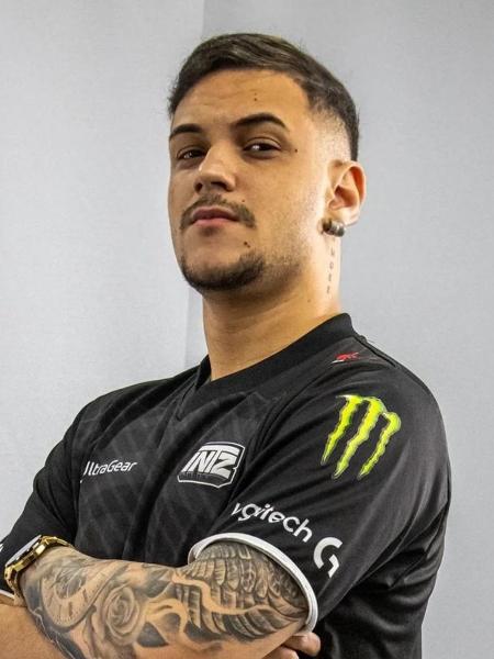 Fast food e 4 litros de refri por dia: streamer muda hábitos por saúde ...