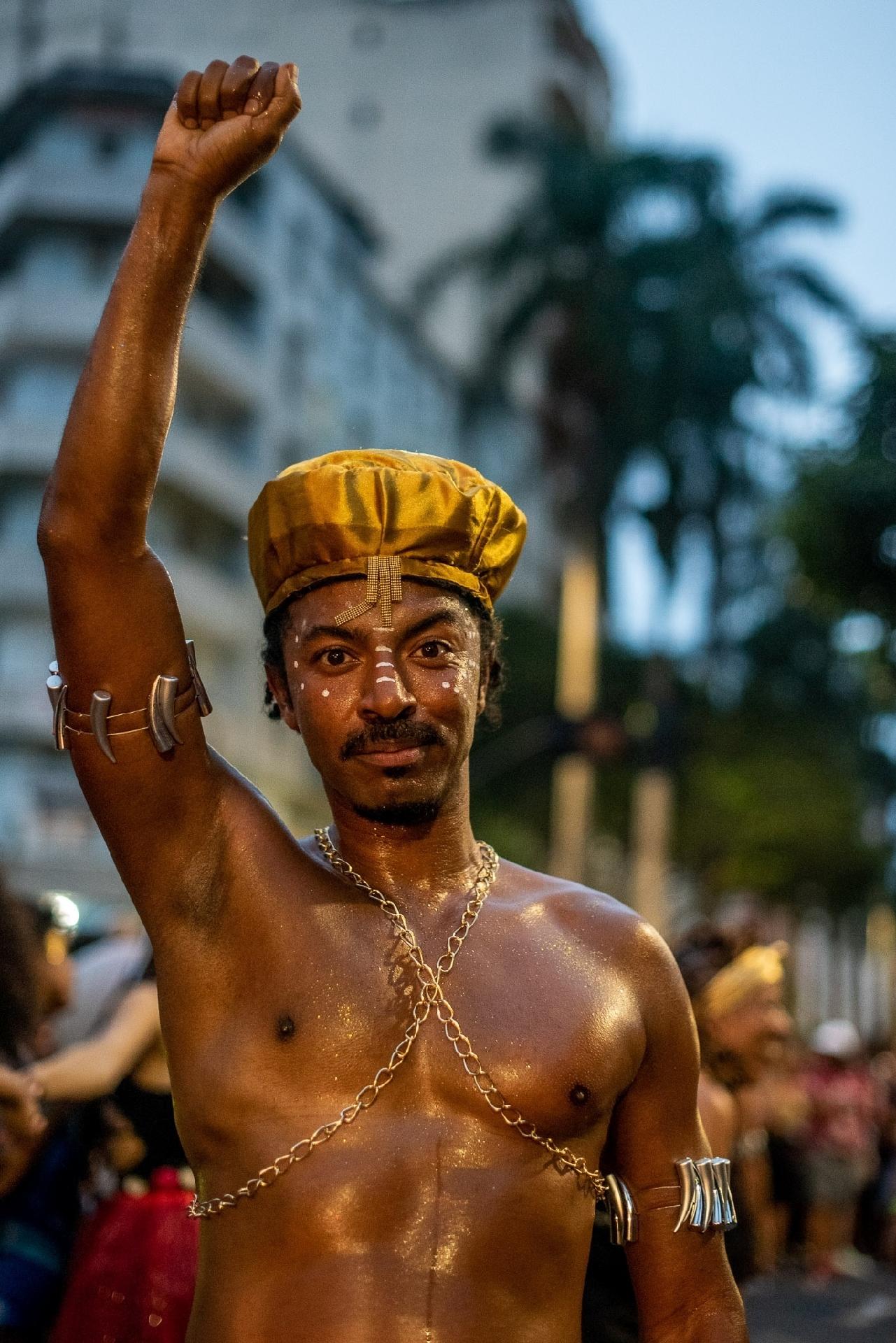 Angola Janga emociona no desfile pelas ruas de Belo Horizonte - Minas ...