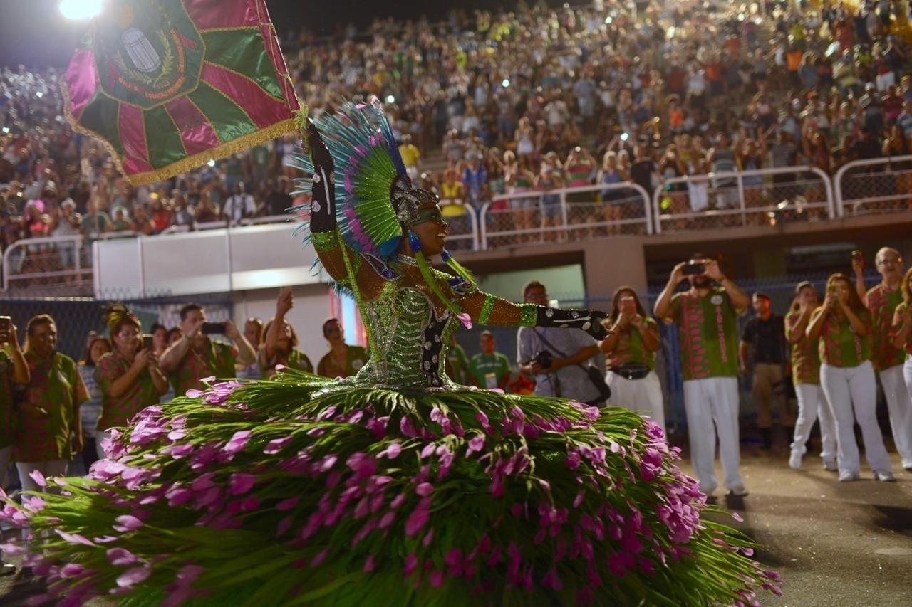 Veja os bastidores do segundo dia de desfile do Carnaval do Rio 2019 ...
