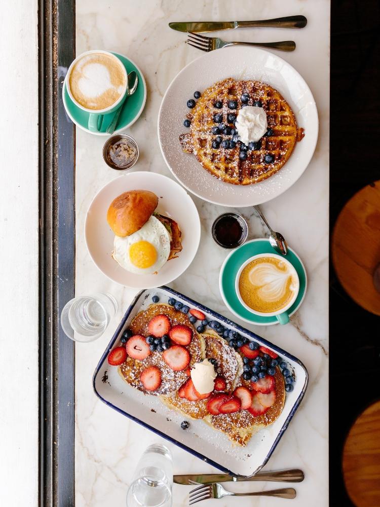 Para começar o dia bem: nove ideias de café da manhã
