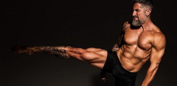 Marcos Mion exibe shape sarado e revela dieta