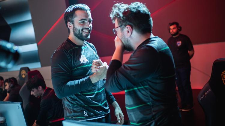 WhiteLotus: Ansiedade e medo de um "hermano" jogando LoL no Brasil - 15 ...