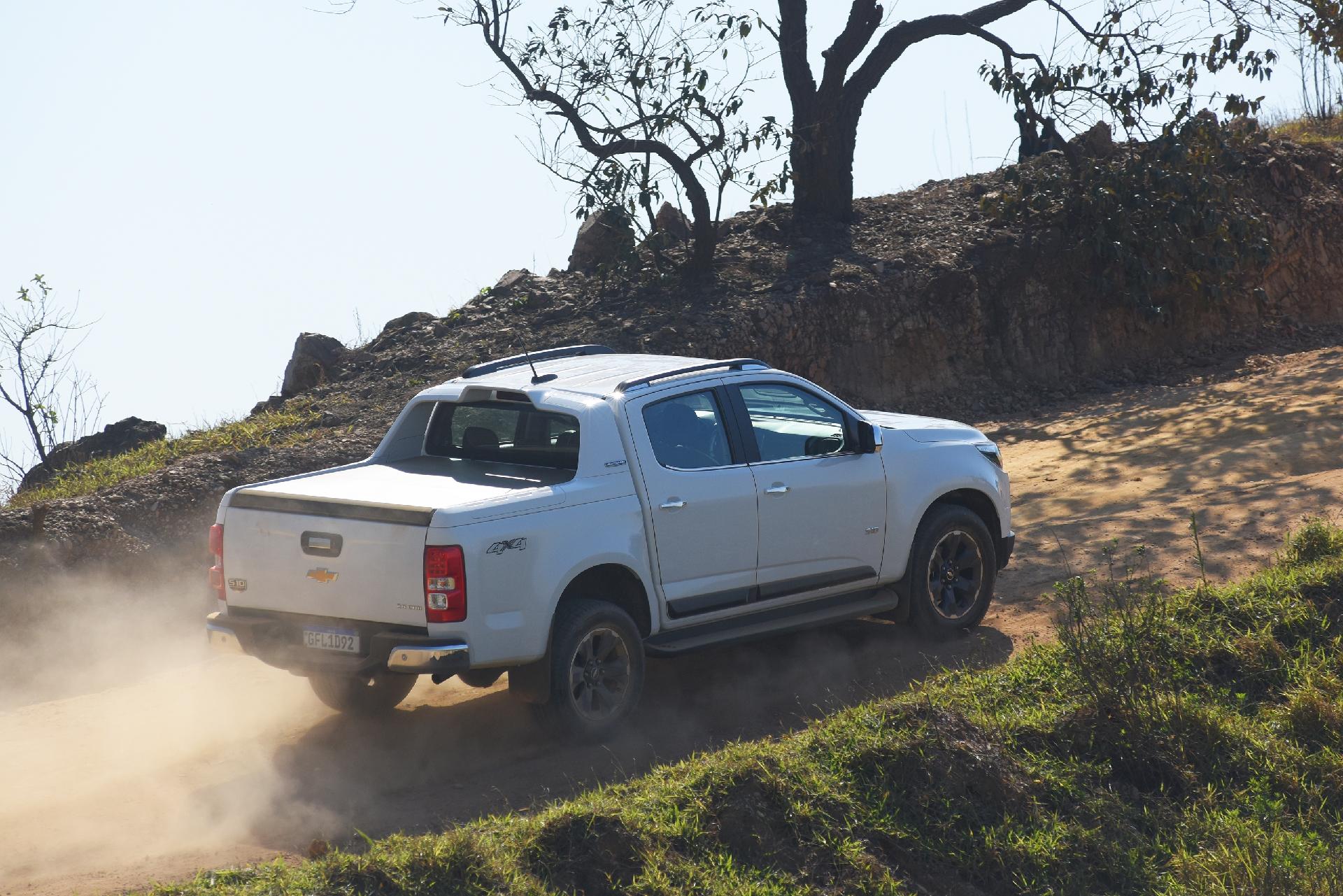 Duelo: Chevrolet S10 x Ford Ranger