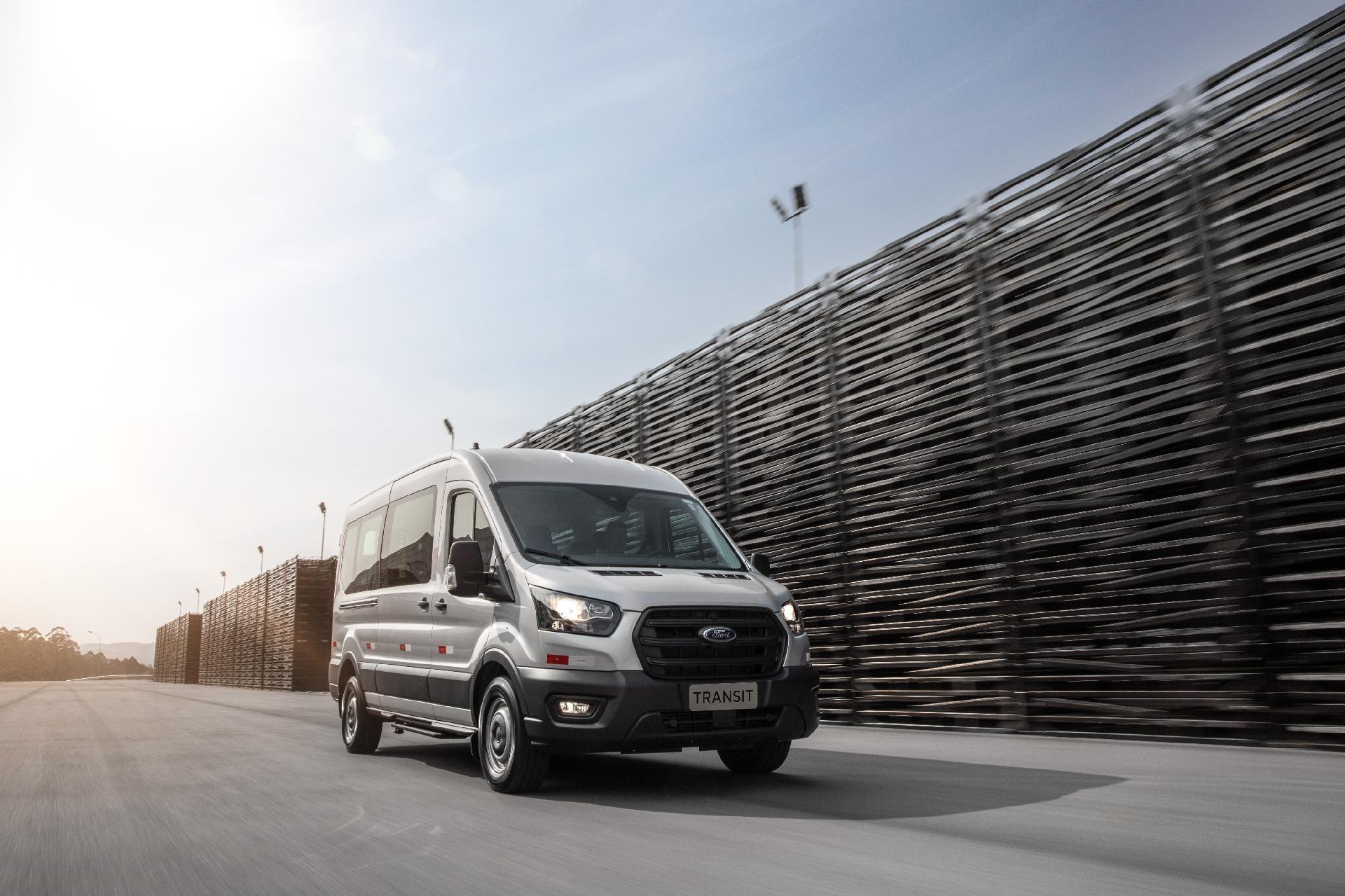 Ford Transit retorna ao Brasil após 7 anos e quer conectividade como ...