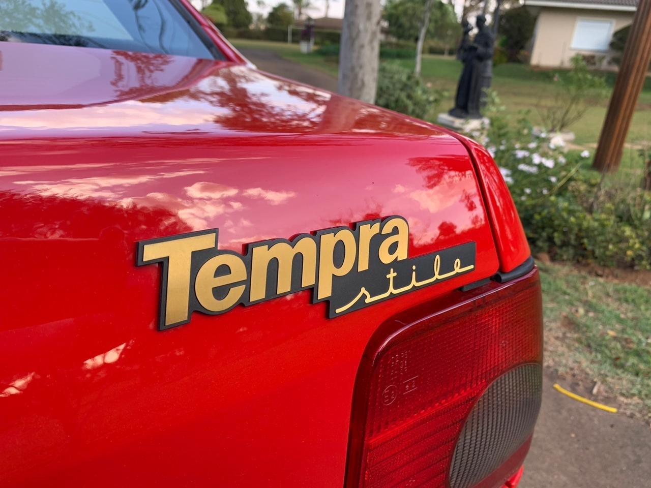 Fiat Tempra Stile 1996 é restaurado e recupera raro interior bege