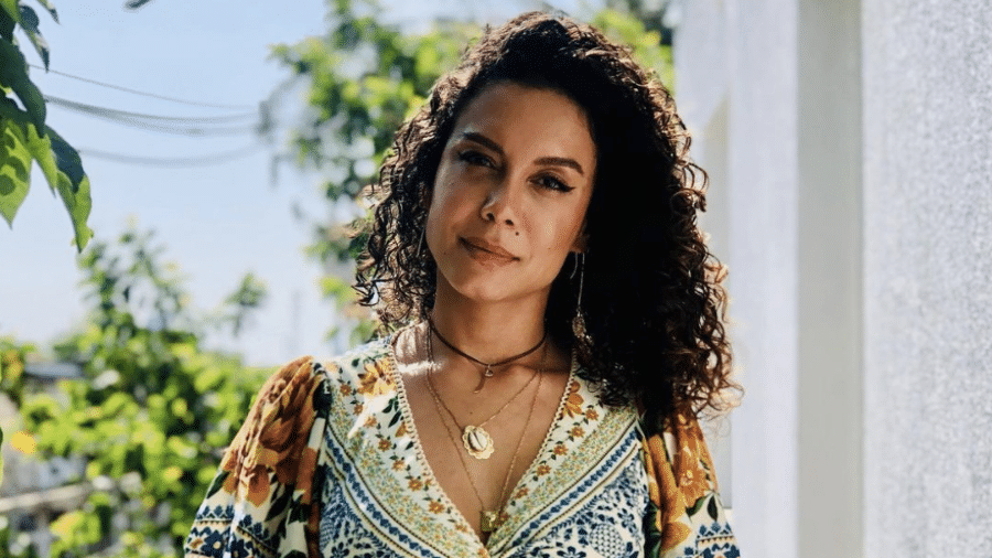 Ex-BBB Lia Khey publica foto sem roupas no Instagram