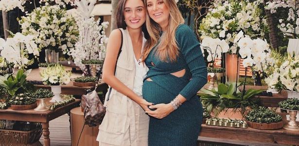 Neta de Helô Pinheiro, Bruna Pinheiro, exibe decote e Ticiane elogia ...