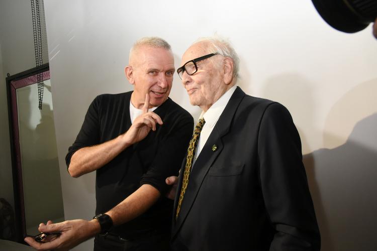 Pierre Cardin: morre icônico estilista francês, aos 98 anos