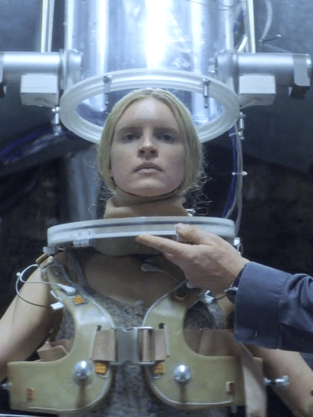 Atriz de "The OA" diz que teorias de fãs e trama verdadeira têm mesmo ...