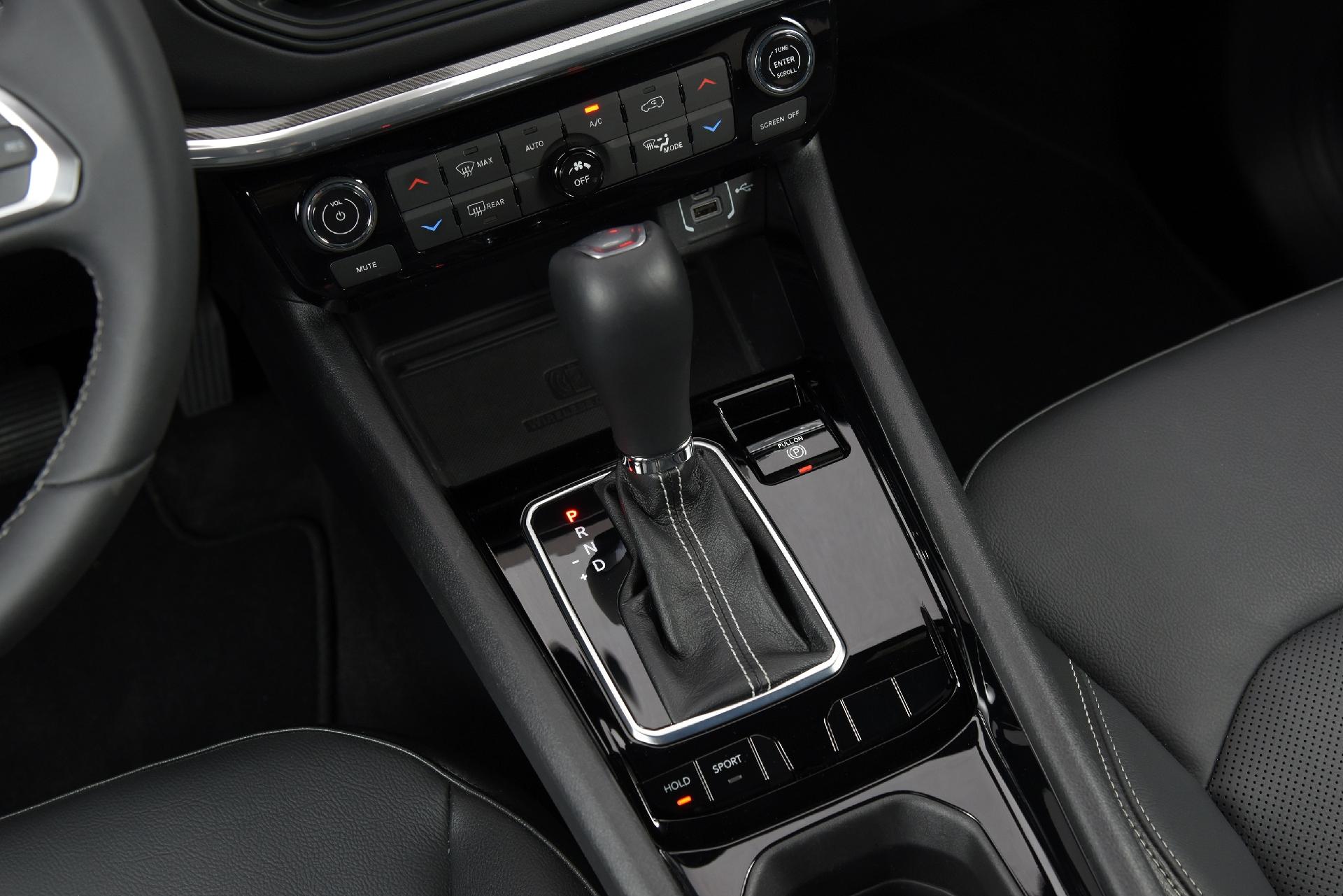 Jeep Compass x Toyota Corolla Cross: qual o melhor SUV médio?