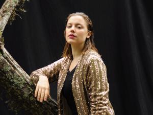 Alice Wegmann revela ter pedido amado em namoro após "teste de três ...