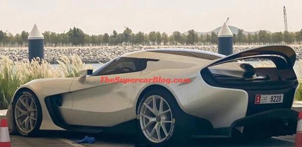 Possível nova Ferrari futurista tem imagem vazada por site