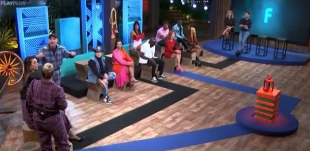 A Fazenda 2022: Deolane diz que Alex passa remédio na hemorroida