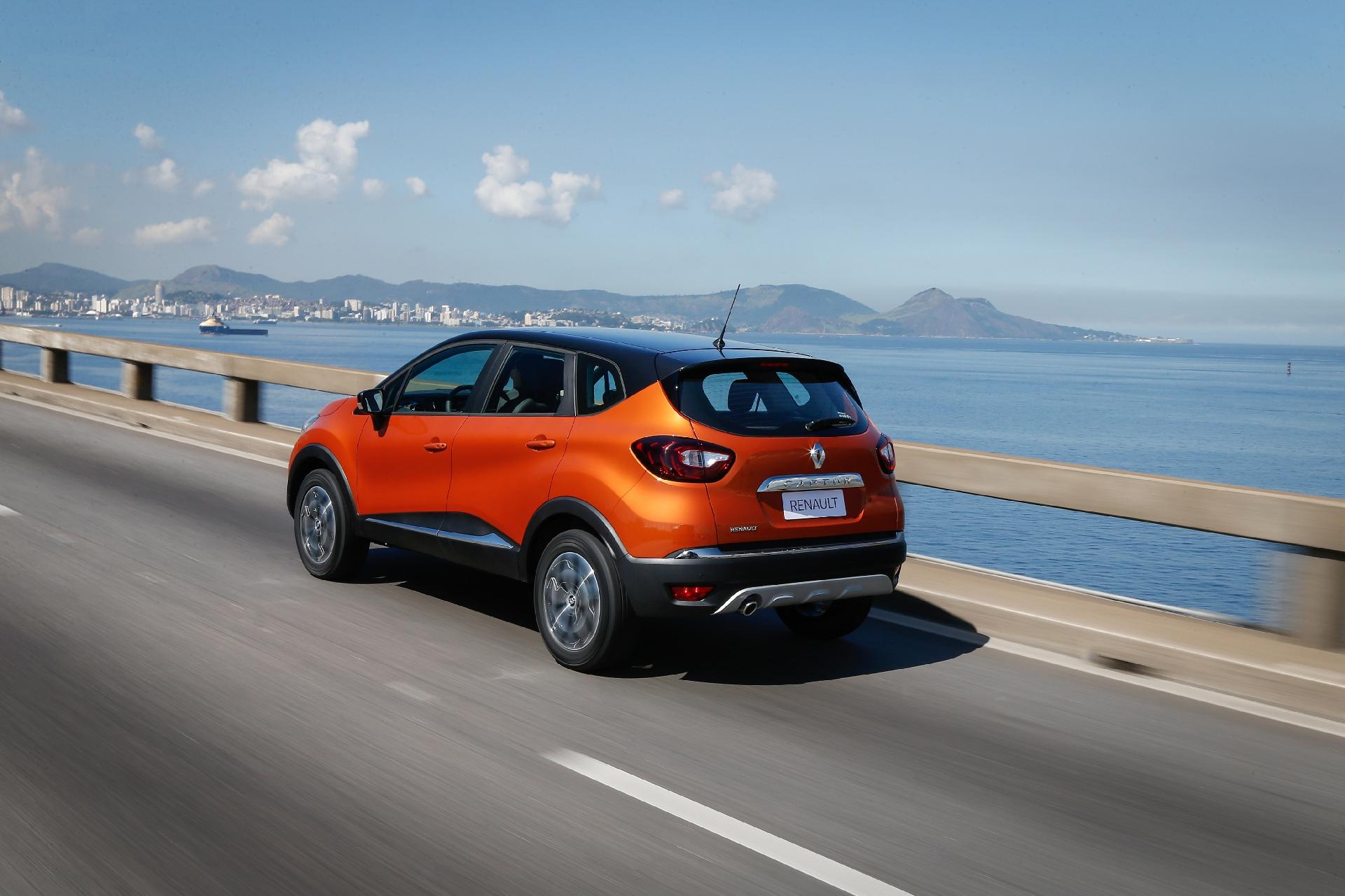 Renault Captur fica mais amigável com câmbio CVT; assista e saiba como ...