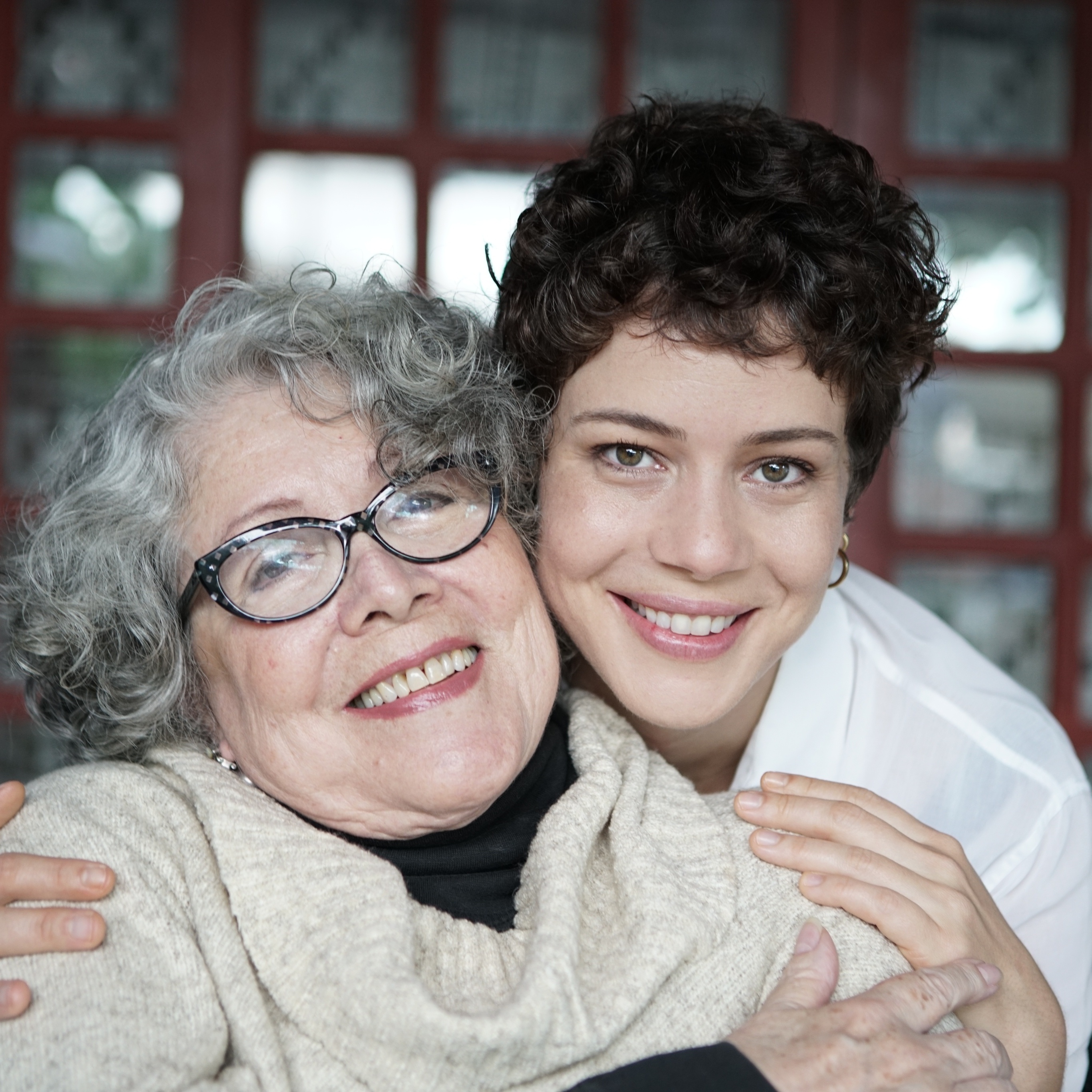 Angela Leal's Instagram, Twitter & Facebook on IDCrawl