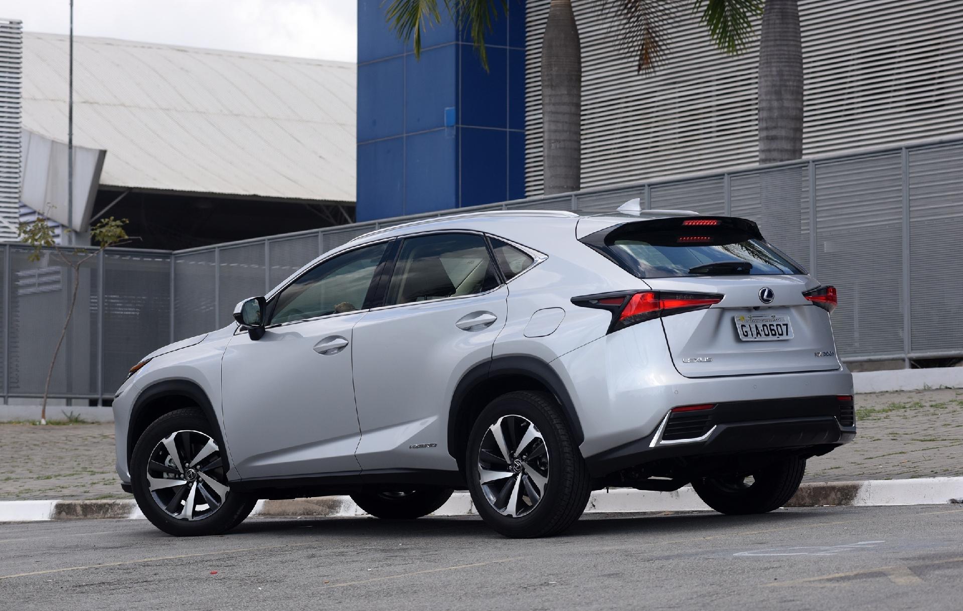 Lexus NX 300h: SUV híbrido de R$ 229.990 é confortável e bom para desfilar