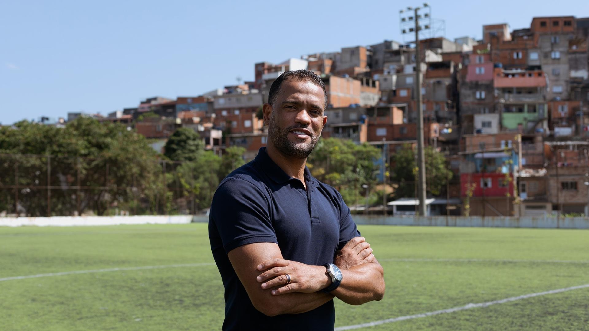 Como o futebol e a música transformaram a vida de Angelo Canuto