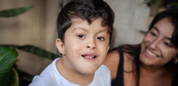 Filho cresceu sem pai com 'mãe destruída', diz viúva de Anderson Gomes