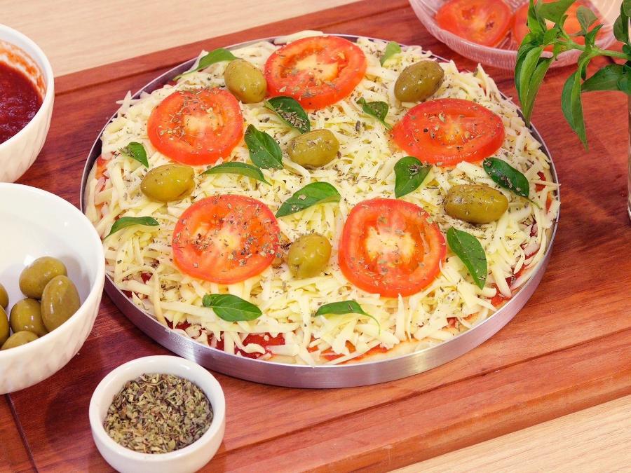Receita de pizza na air fryer que fica pronta em 10 minutos
