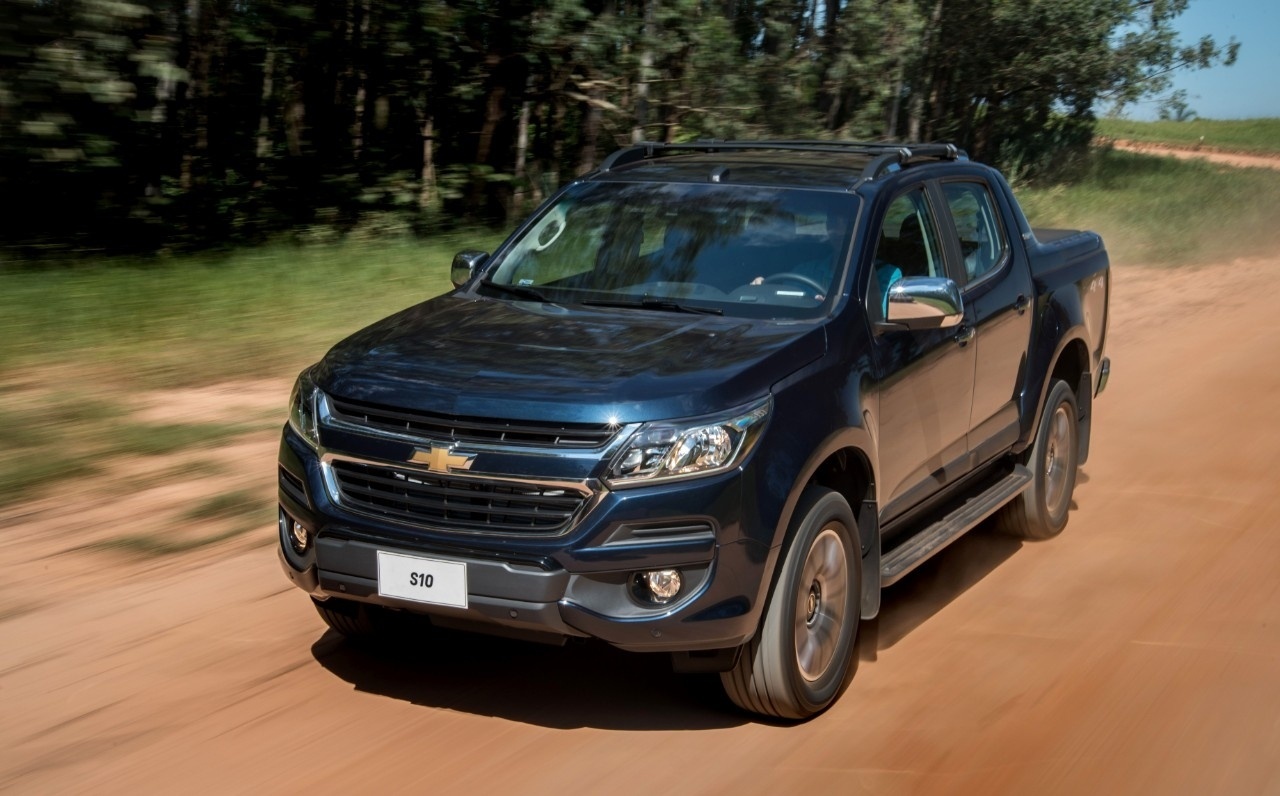 Qual a nova cor para carro? Mundo escolhe azul, Brasil vai de vermelho ...