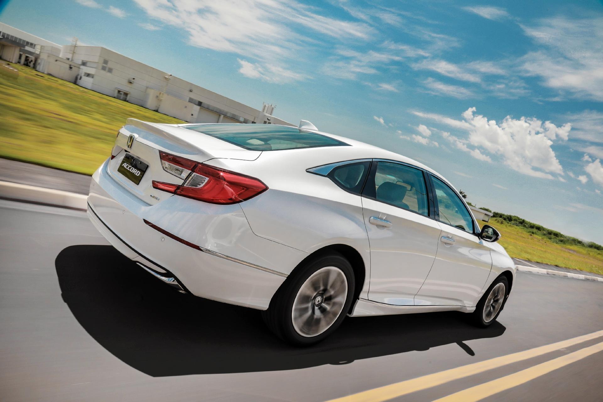 Honda Accord: agora híbrido, sedã de luxo supera os 20 km/l; assista ...