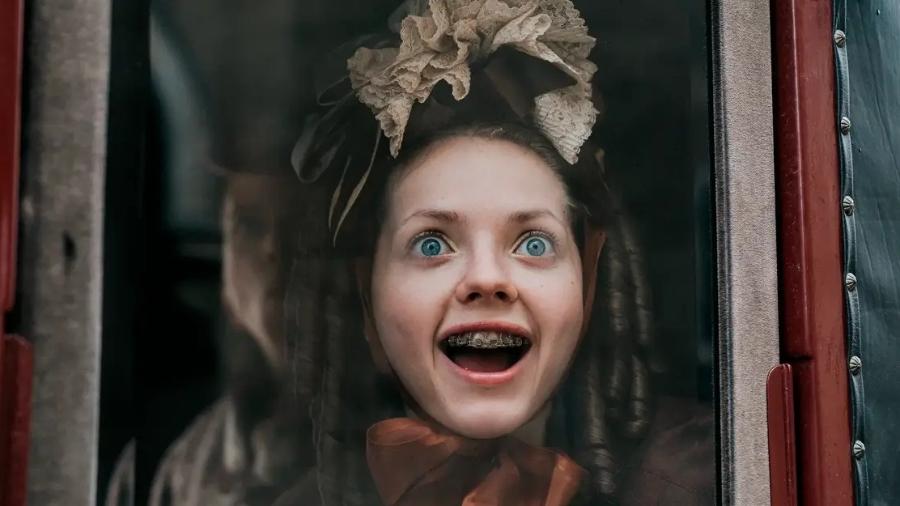 A Meia-Irmã Feia: Terror da Cinderela tem nudez e Ozempic medieval