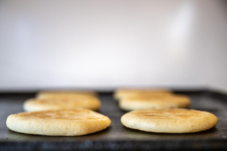 Arepa venezuelana conquista o mundo; entenda popularidade da receita