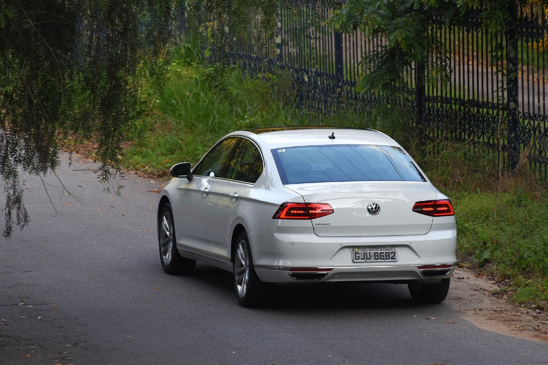 Avaliação: VW Passat é um "Golf GTI" elegante e conectado de R$ 164.620