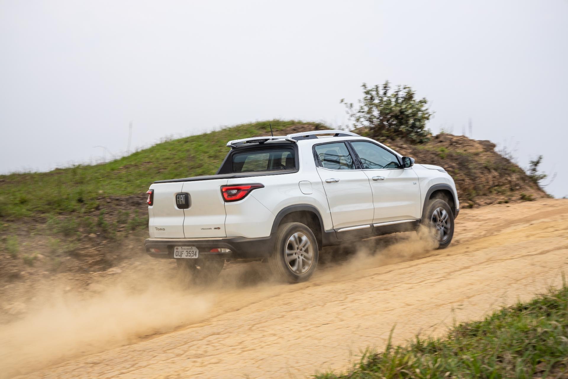 Veja como é a Fiat Toro 2020 Volcano flex
