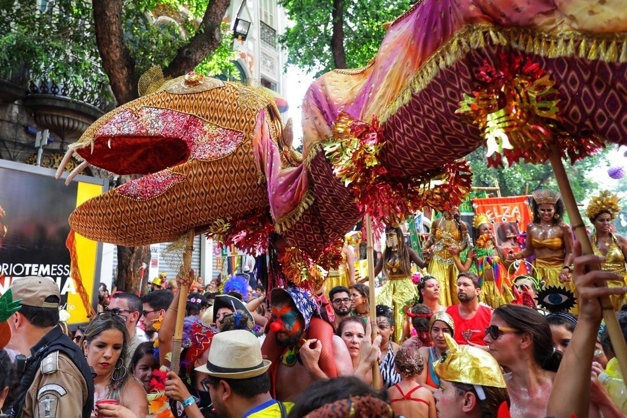 Carnaval: Cordão do Boitatá inicia desfile no centro do Rio de Janeiro