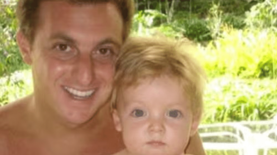 Huck parabeniza filho, Joaquim, por aniversário de 20 anos