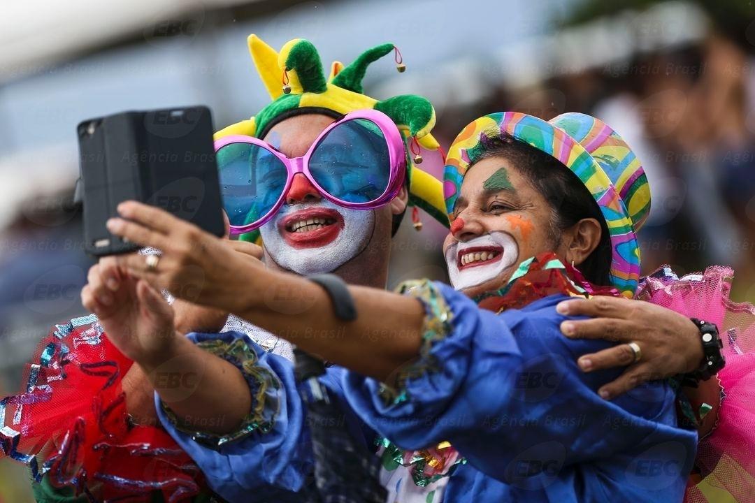 Carnaval 2019: Entre Parintins e SP: Metade da mão de obra das escolas ...