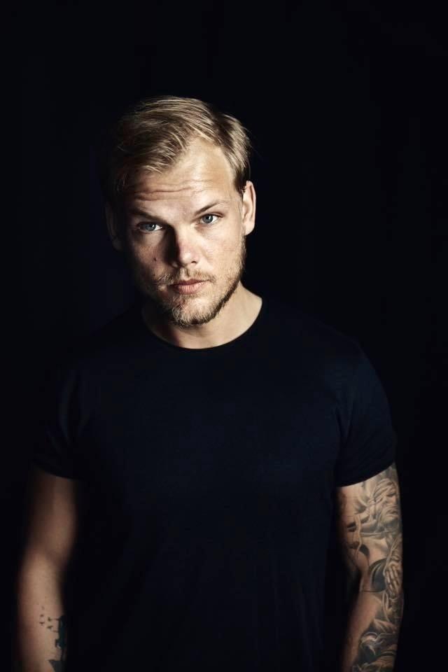 Devastado, irmão de Avicii está em Omã para descobrir causa da morte do ...