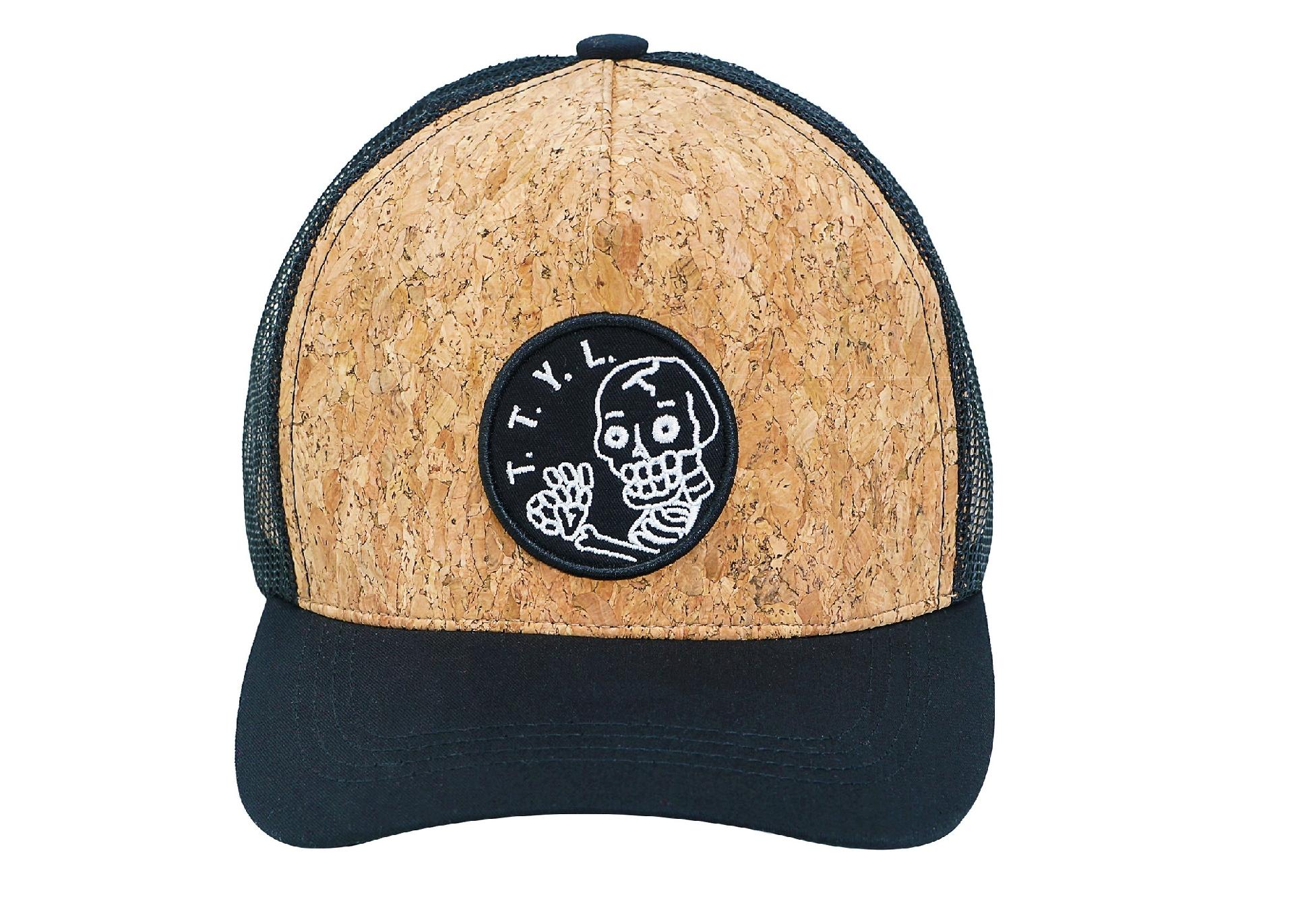 Fotos: Lisos, estampados e divertidos - bonés para deixar o look mais ...