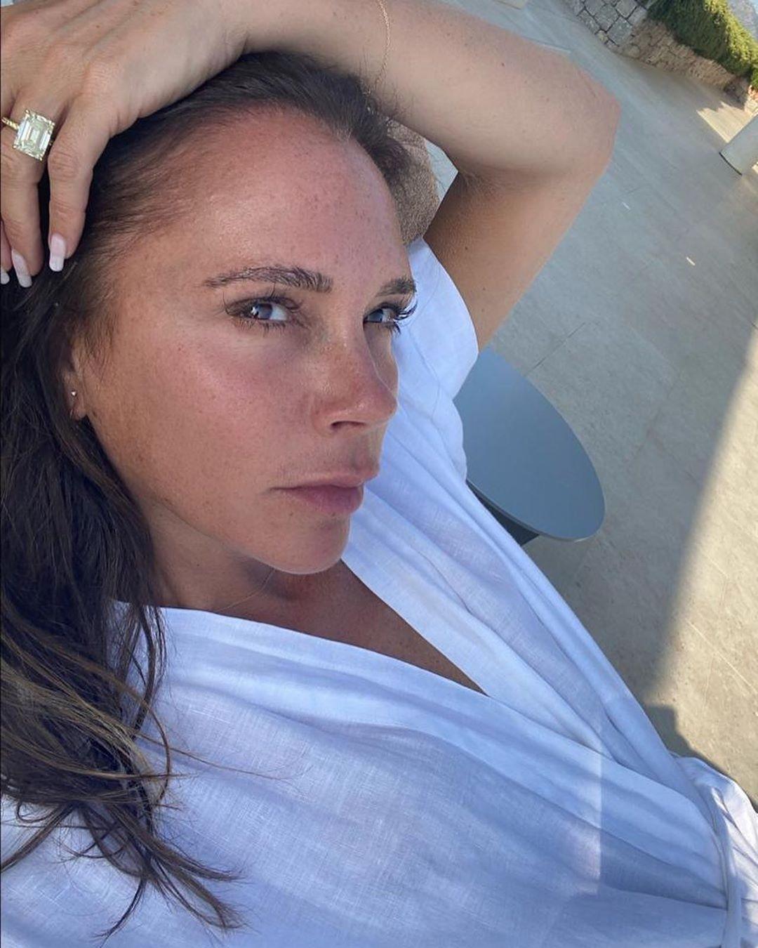 Victoria Sans's Instagram, Twitter & Facebook on IDCrawl